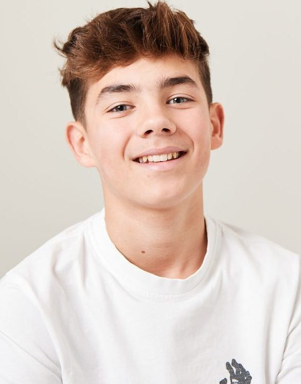 Sophie Hulbert's Instagram, Twitter & Facebook on IDCrawl